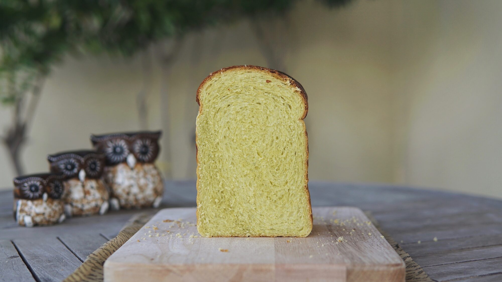 Soft Pandan Raisin Bread Recipe - The Bakeanista