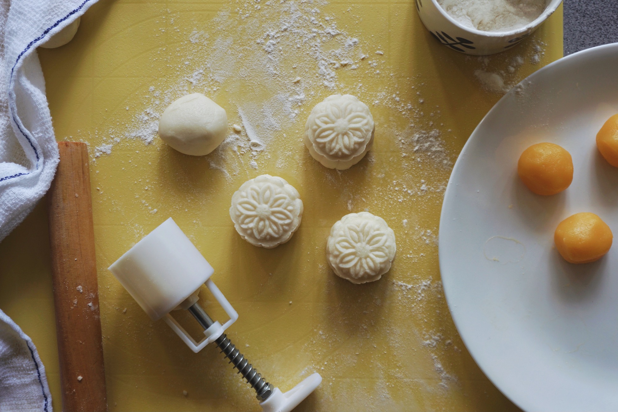 Snowskin Mooncake with Custard Filling Recipe - The Bakeanista
